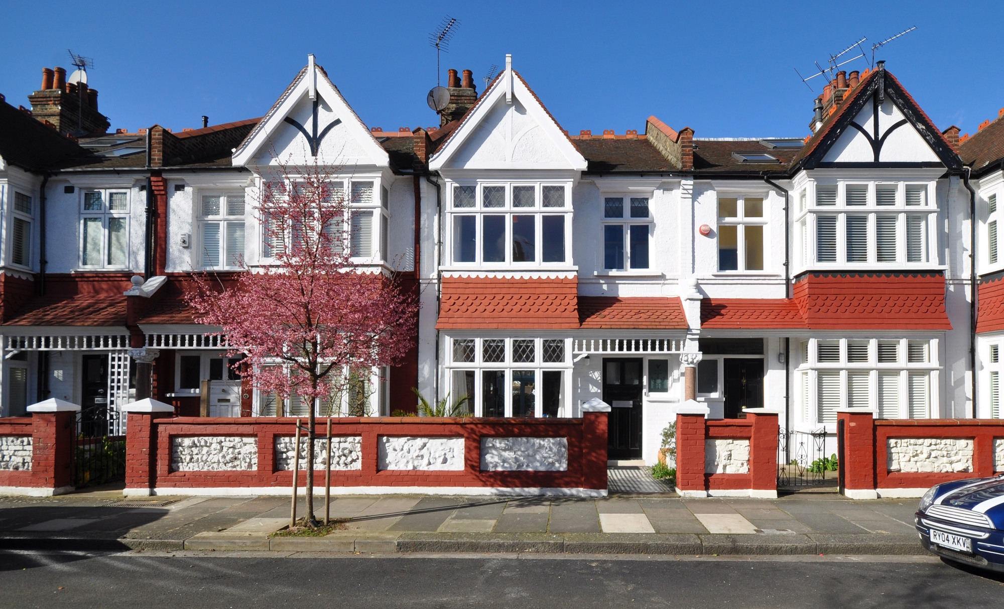 A Buyer’s Guide to Period Properties: What to Look For | Parkers